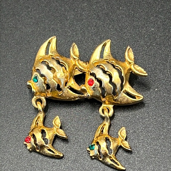 Gerrys | Jewelry | Vintage Gerrys Dangling Fish Brooch | Poshmark